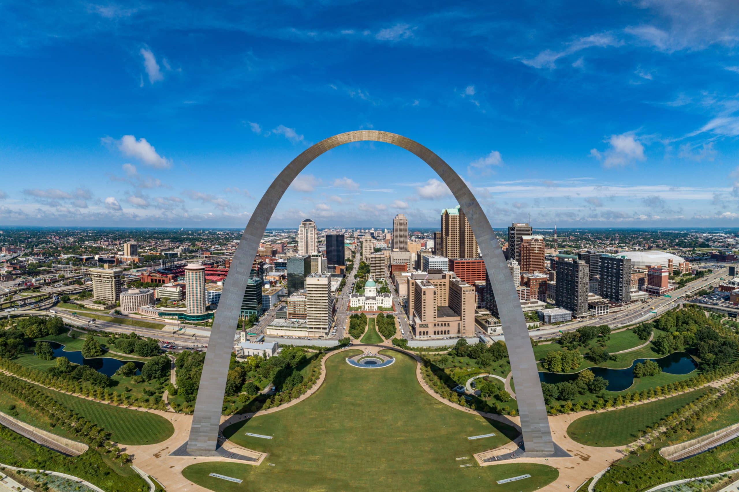 Explore St. Louis: Gateway Arch, River Cruises, and Top Attractions